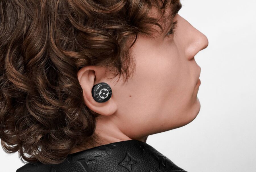 Louis Vuitton Horizon Light-Up Earphones: The Fashionable Way of sound