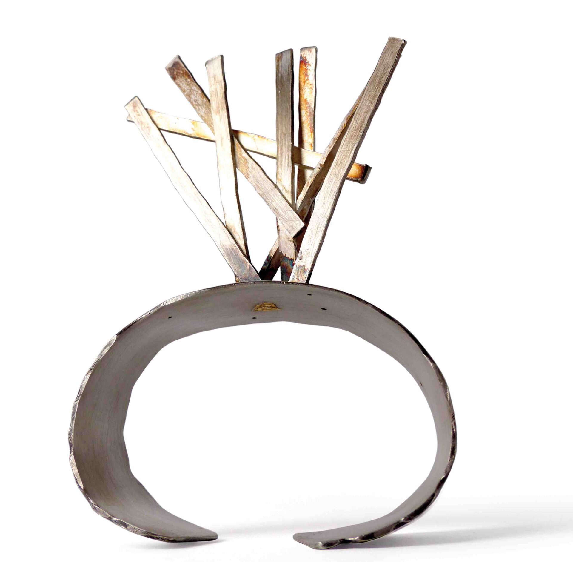 JUTTA BEHR-SCHAEIDT: Uniqueness and Beauty in the Art of jewelry