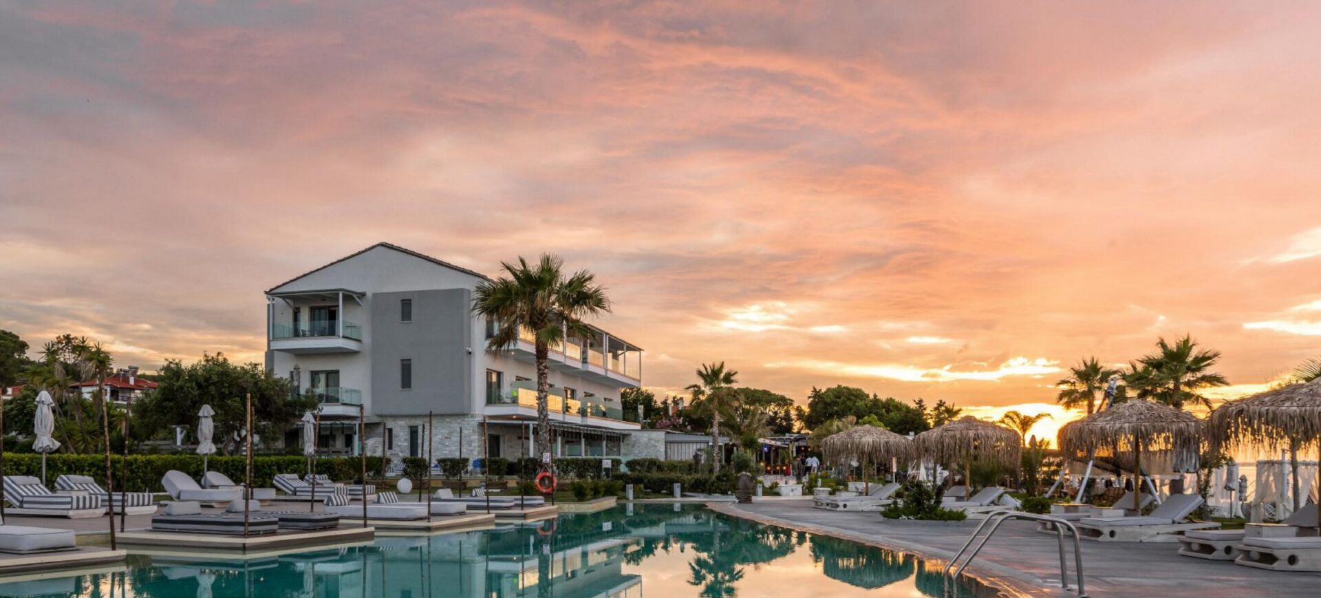 Seaside serenity: Blue Carpet luxury suites in Halkidiki